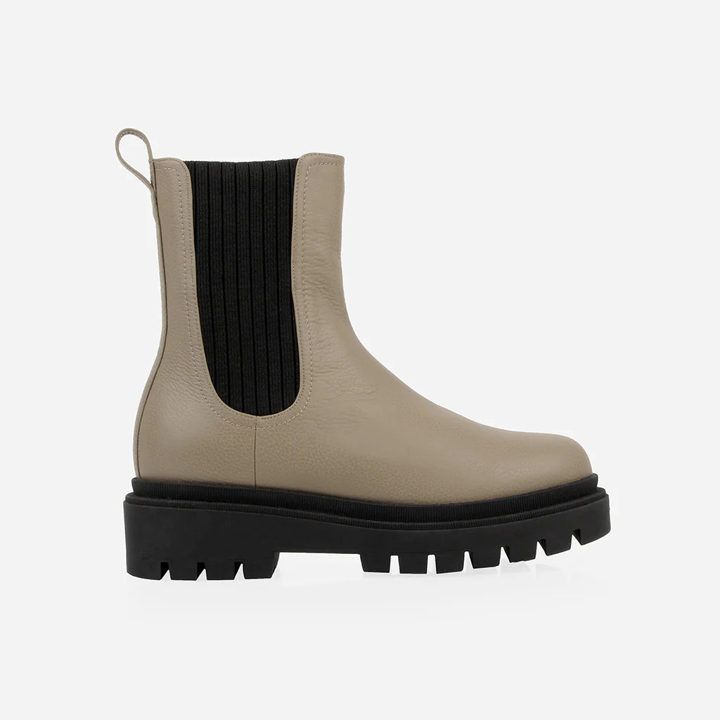 The Alpine Chelsea Boot | Shale – Modern Komfort