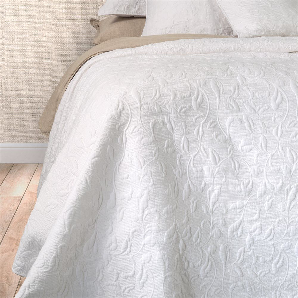 Liana White Stitched Quilt – Modern Komfort